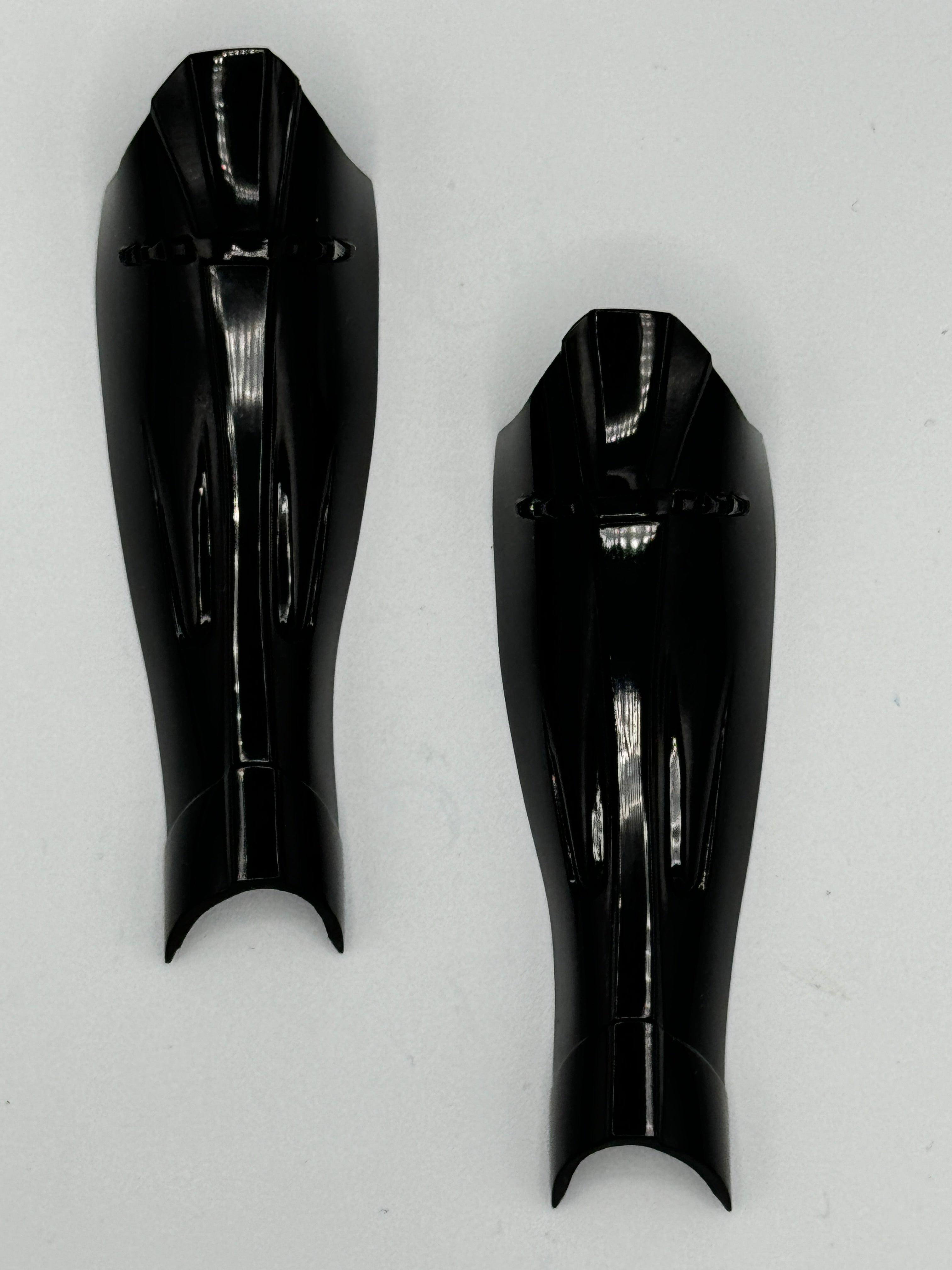 DX27 Glossy Shin Armor